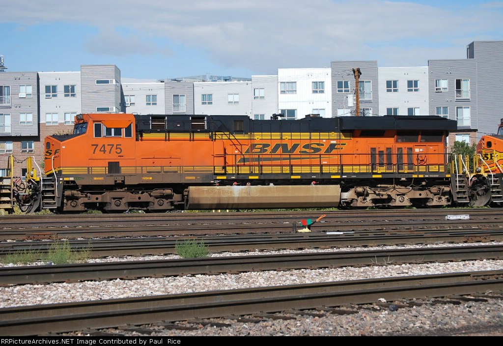 BNSF 7475